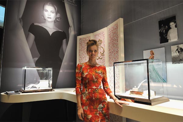 Eva Herzigova presents Montblanc's ‘Collection Princesse Grace de ...