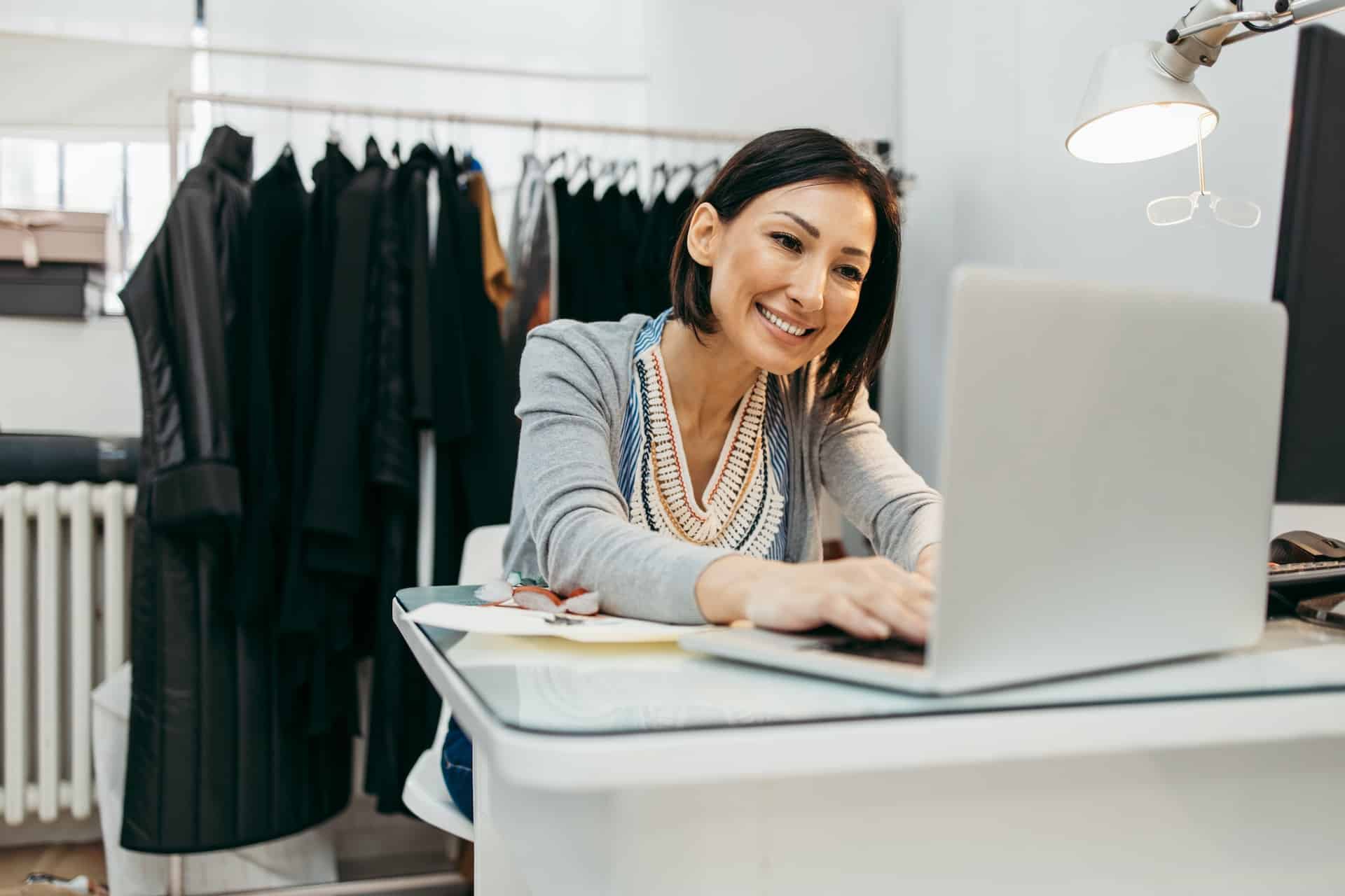 How A Celebrity Fashion Stylist Can Transform Your Image And Career