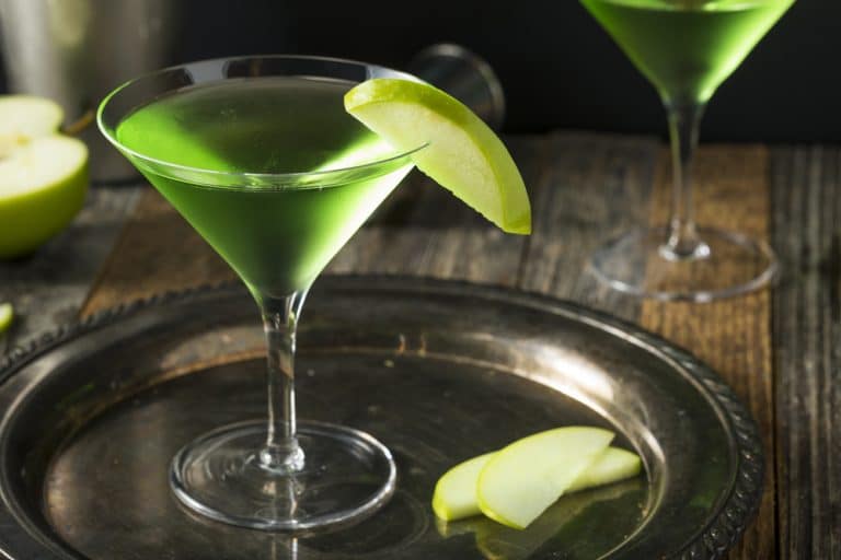 19 Girly Drinks To Order At A Bar