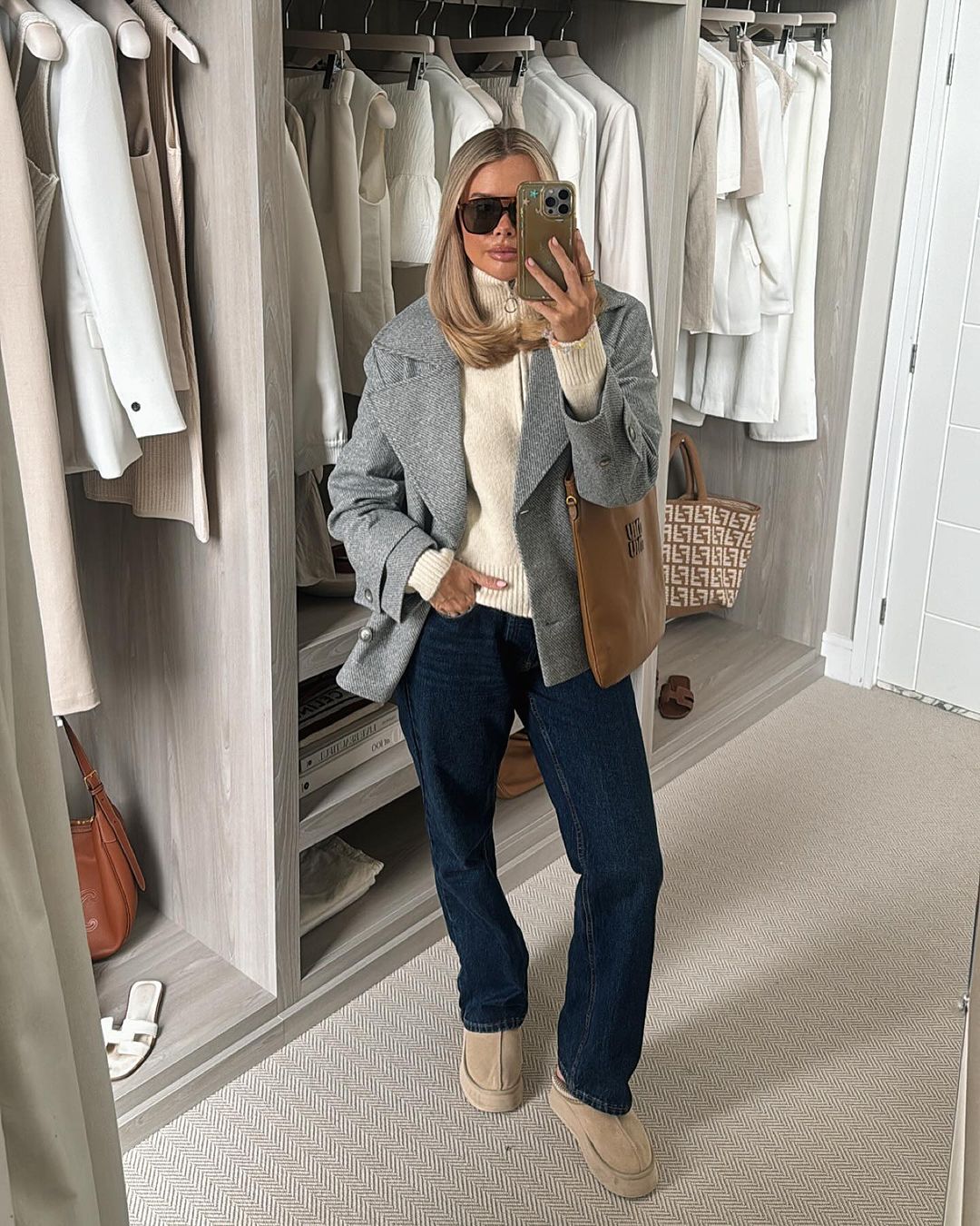 25+ Cute Ugg Outfits To Keep You Cozy And Stylish