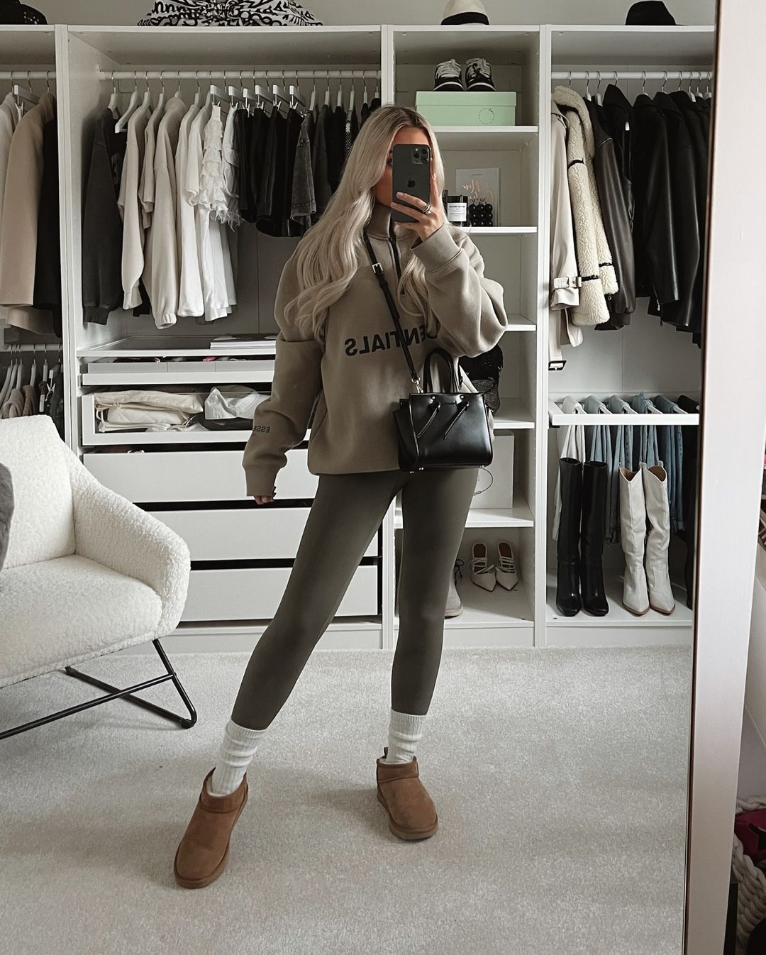 25+ Cute Ugg Outfits To Keep You Cozy And Stylish