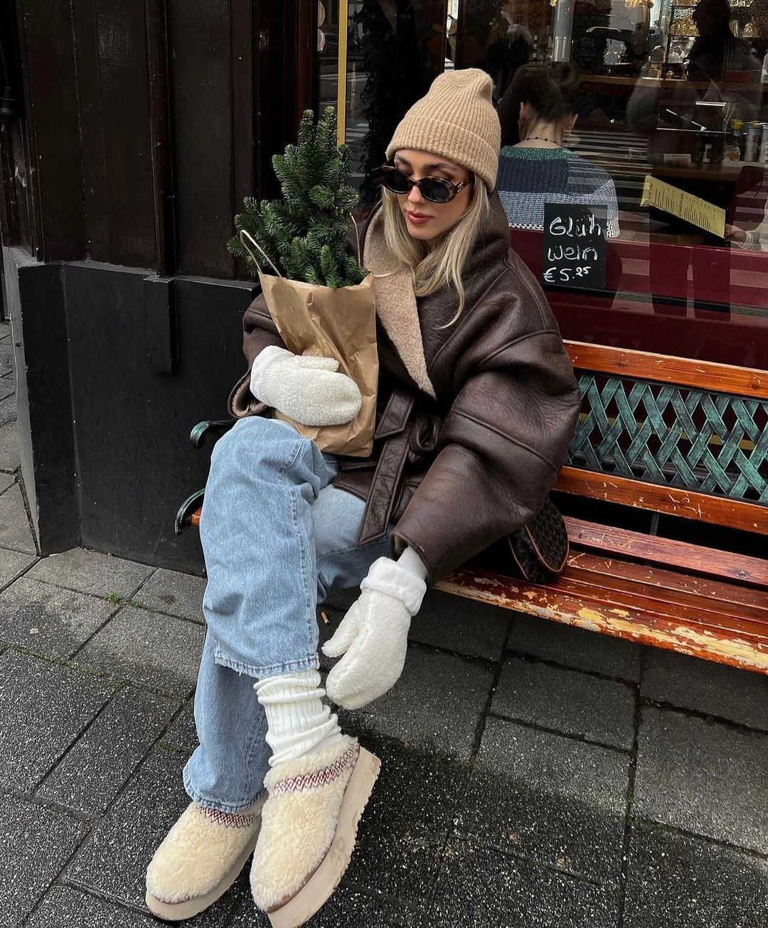 25+ Cute Ugg Outfits To Keep You Cozy And Stylish