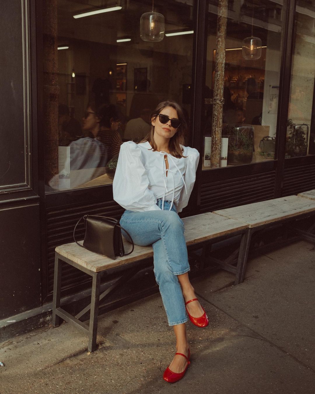 15 French Girl Style Tips for Parisian Chic
