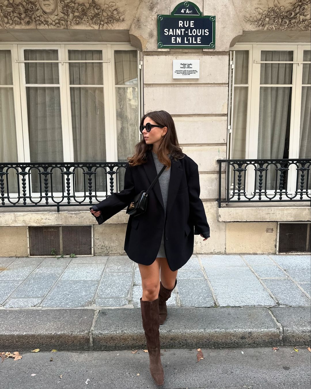 15 French Girl Style Tips for Parisian Chic