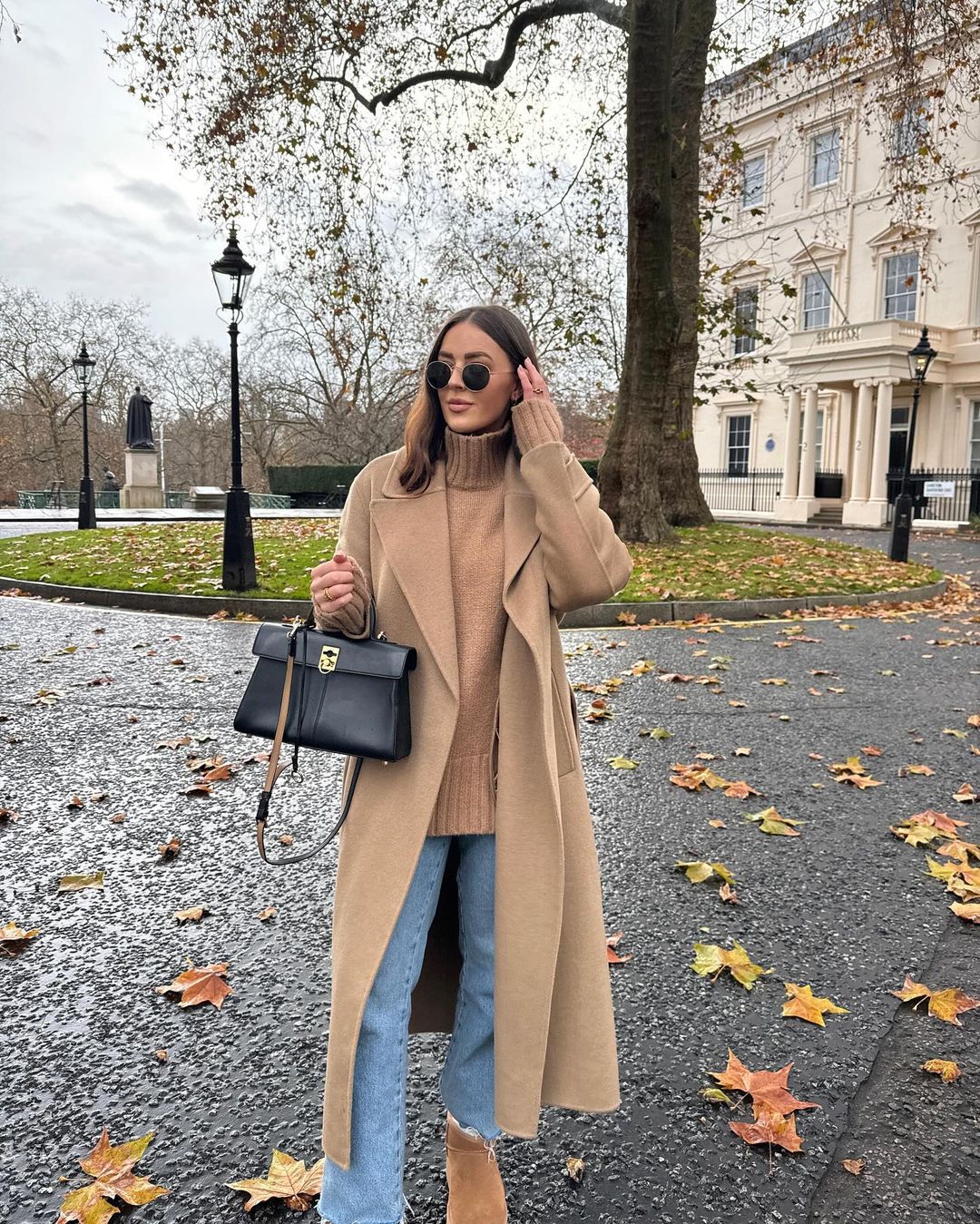 What to Wear to a Christmas Market? Stylish Yet Warm Outfit Ideas