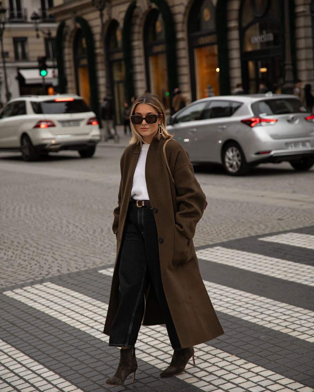 How To Look Classy In Winter (Style Tips & Outfit Ideas)