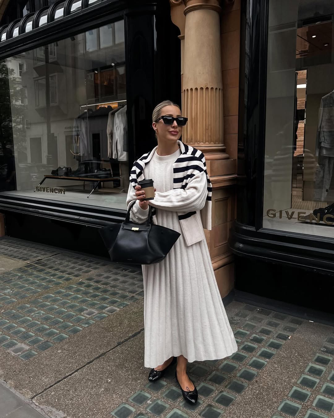 How To Look Effortlessly Chic This Spring (AND Timeless Outfit Ideas)