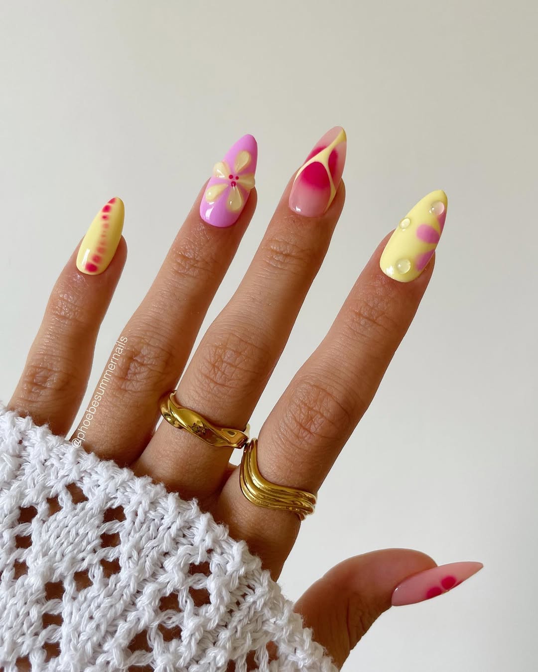 19+ Bright Summer Nail Ideas for the Ultimate Glow Up