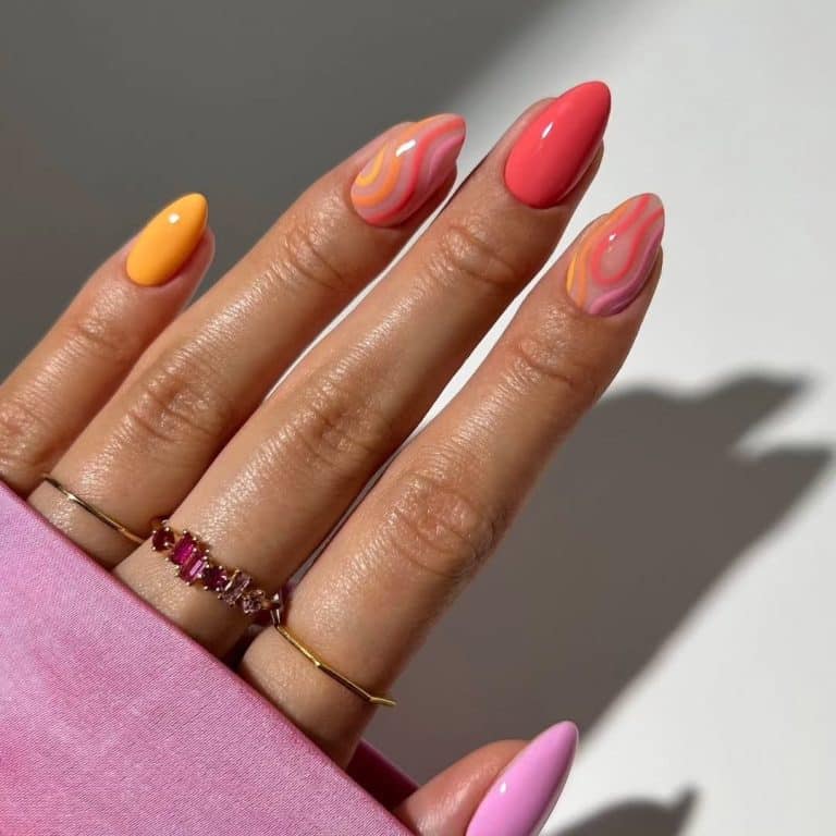 19+ Bright Summer Nail Ideas for the Ultimate Glow Up