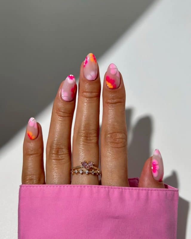 19+ Bright Summer Nail Ideas for the Ultimate Glow Up