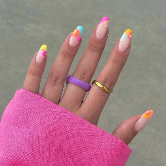 19+ Bright Summer Nail Ideas for the Ultimate Glow Up